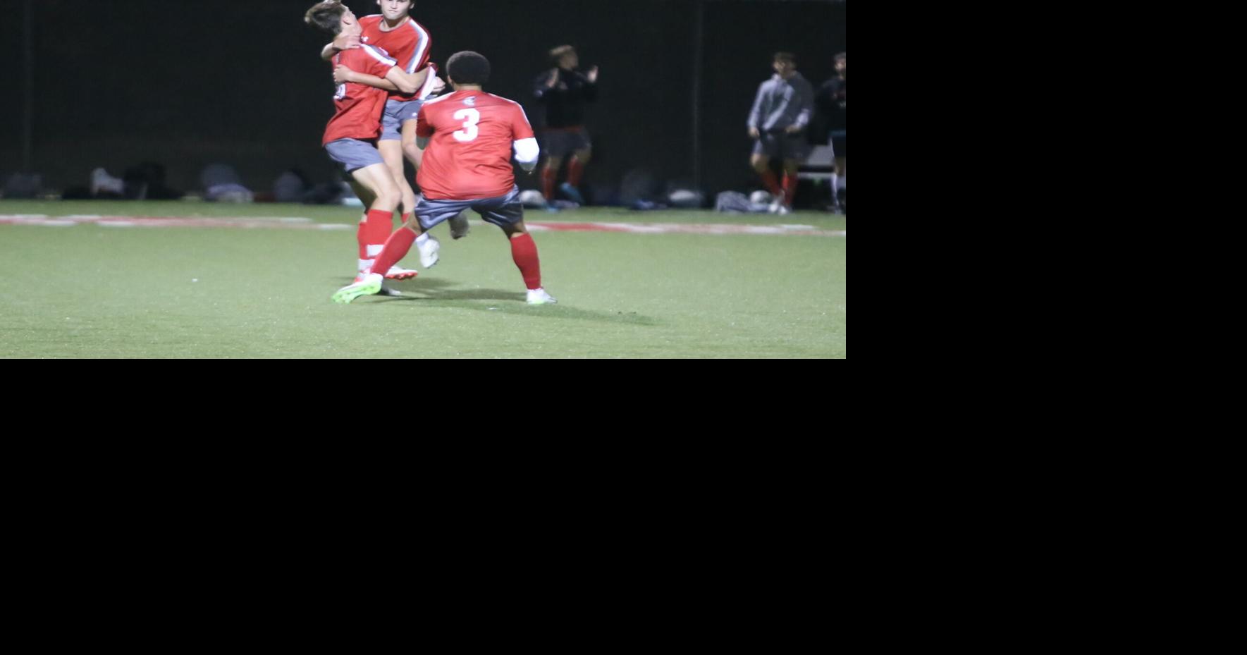 Keaney's late goal pushes Laker soccer into district semis | Sports ...