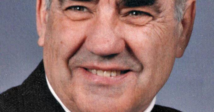 Donald W. Pfeiffer | Obituary | grandhaventribune.com