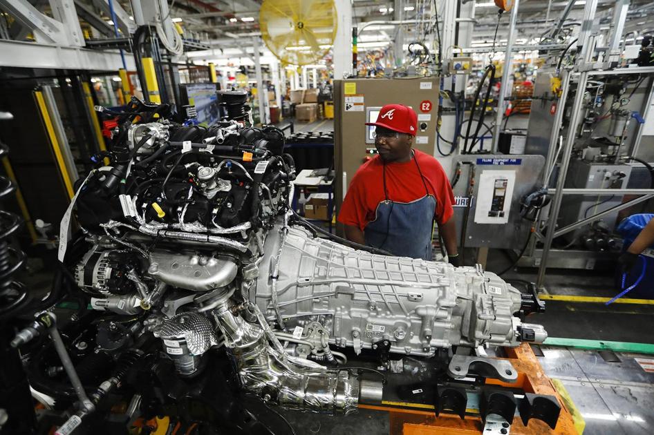 AP Sources: Detroit automakers to shut down factories | Automotive ...