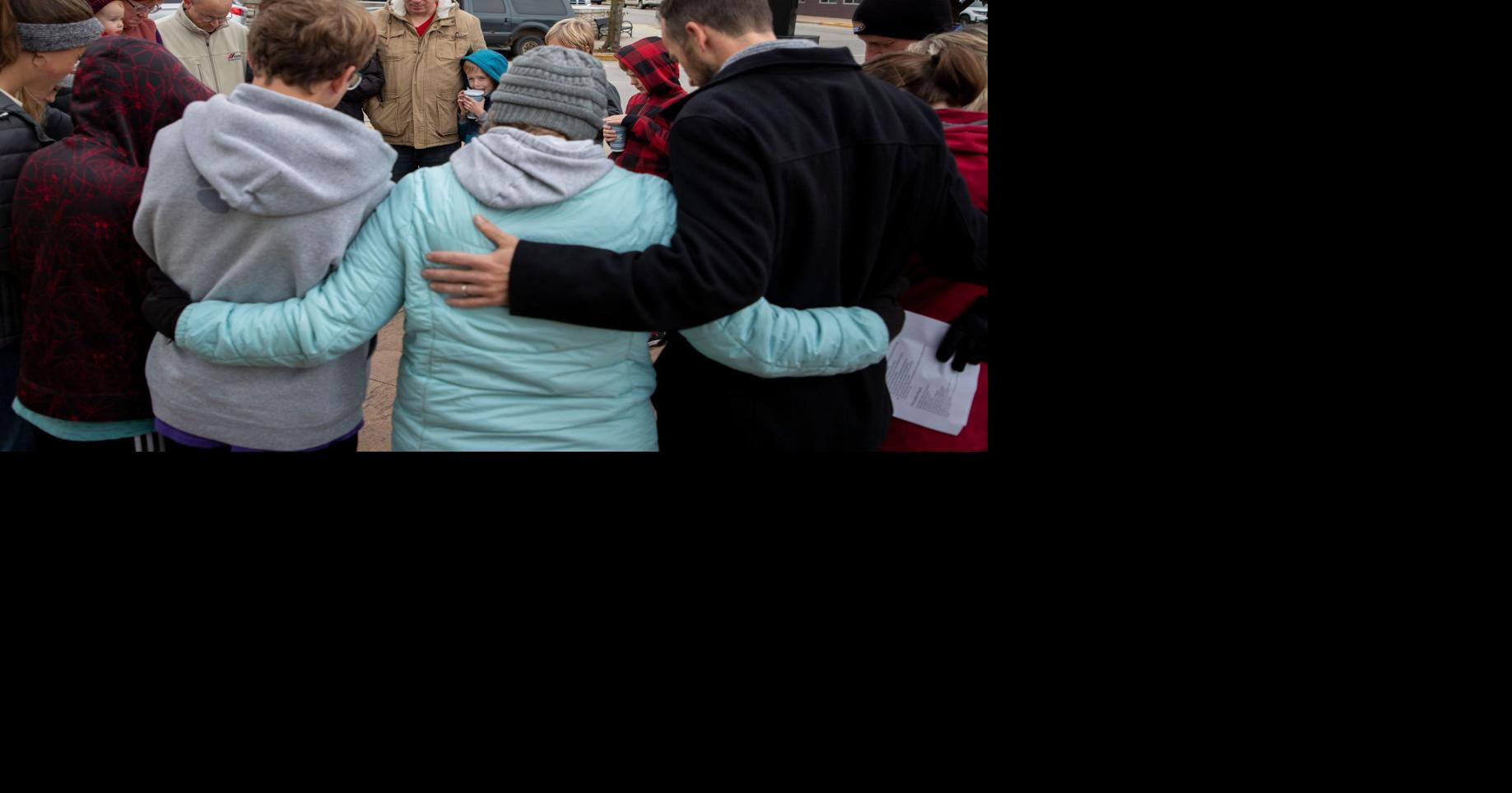 Hart community prays for safe return of kidnapped mom, children | State ...
