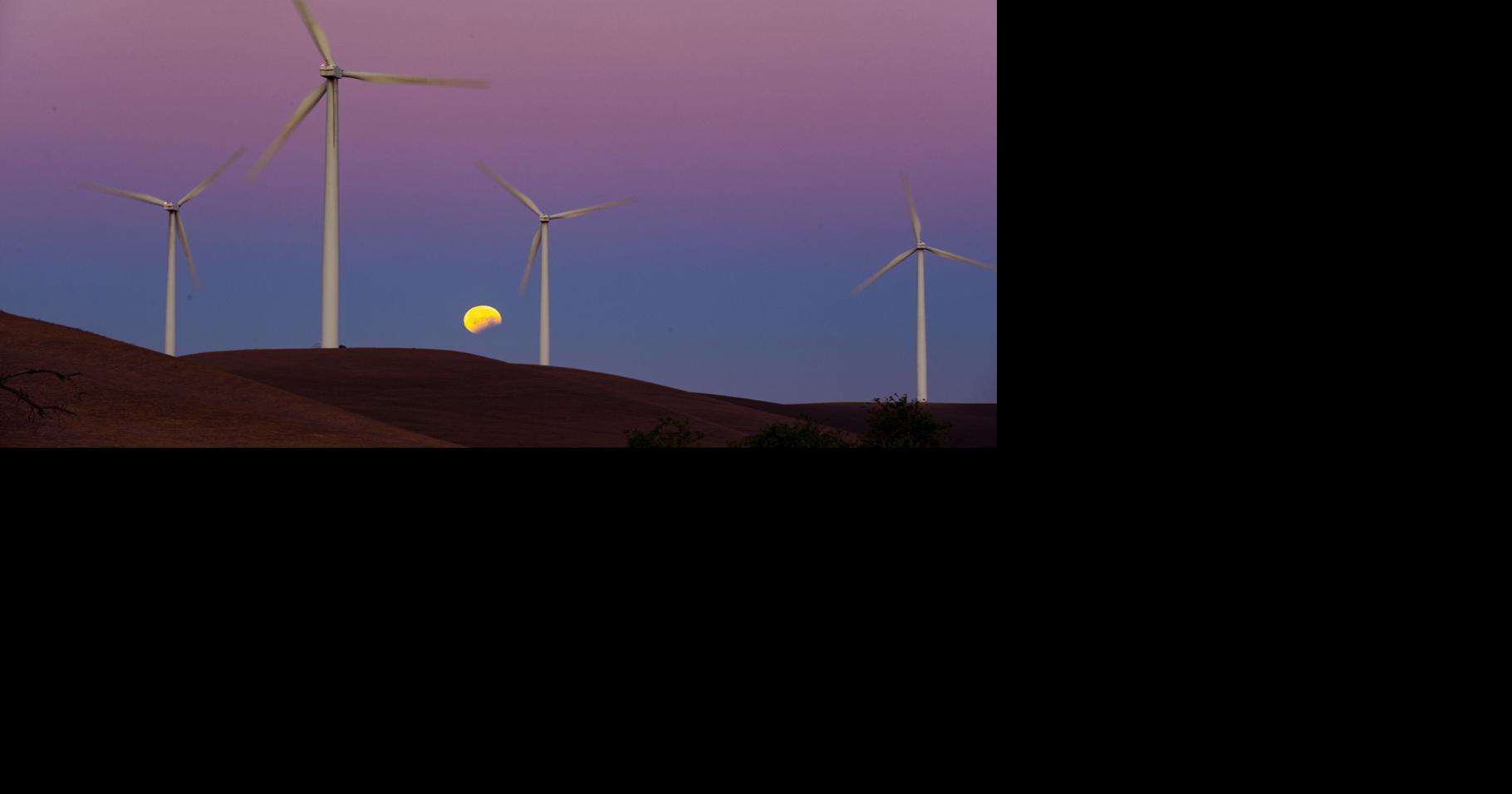 Lawmaker pushes for Chicago to join the race for 1st offshore wind farm ...