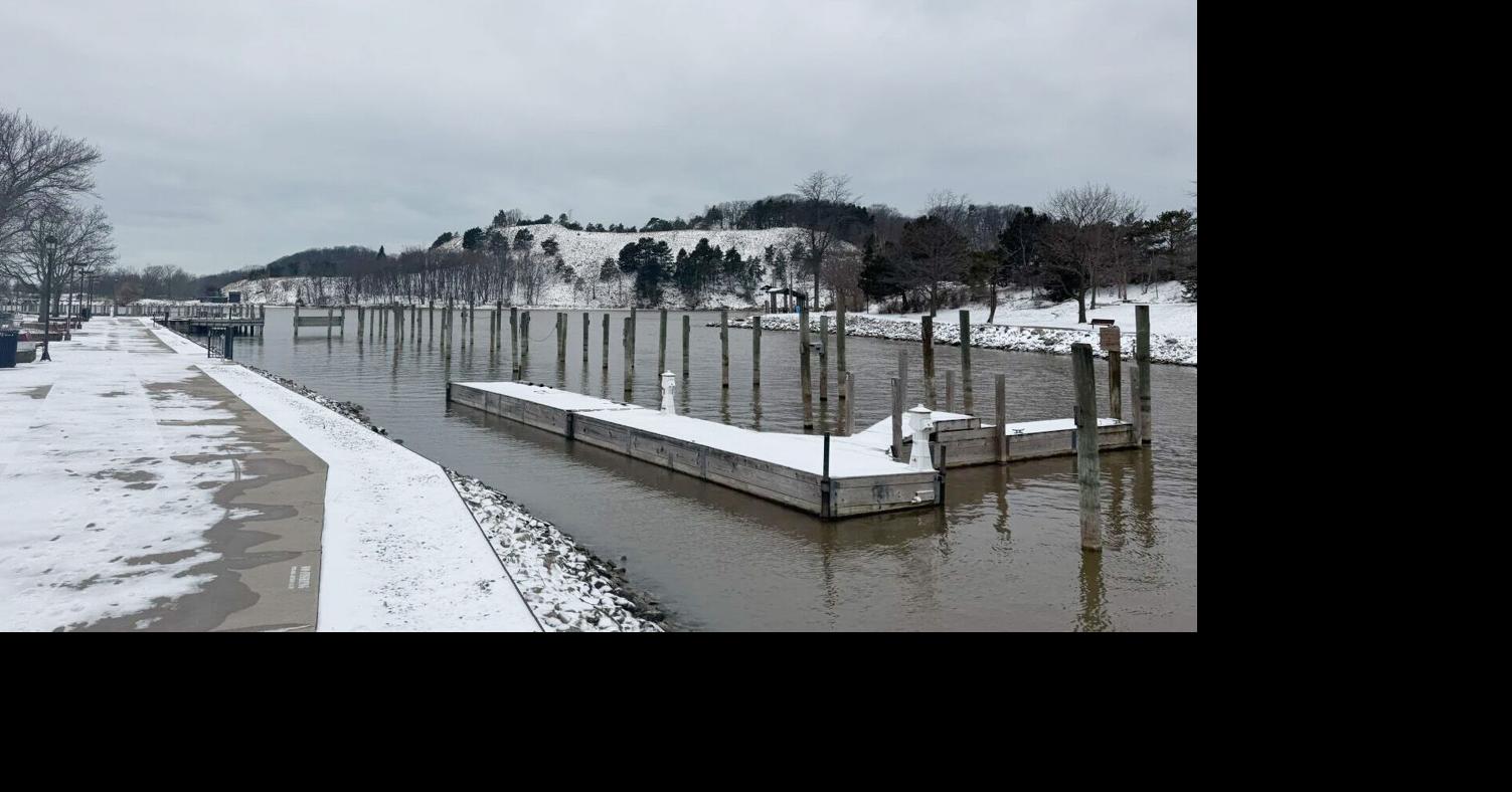Harsh winter forces city to replace Chinook Pier charter fishing docks ...