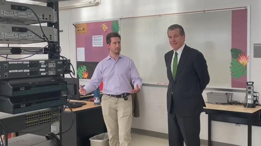 Cooper, proposing new teacher pay plan, brings that message to Northern ...