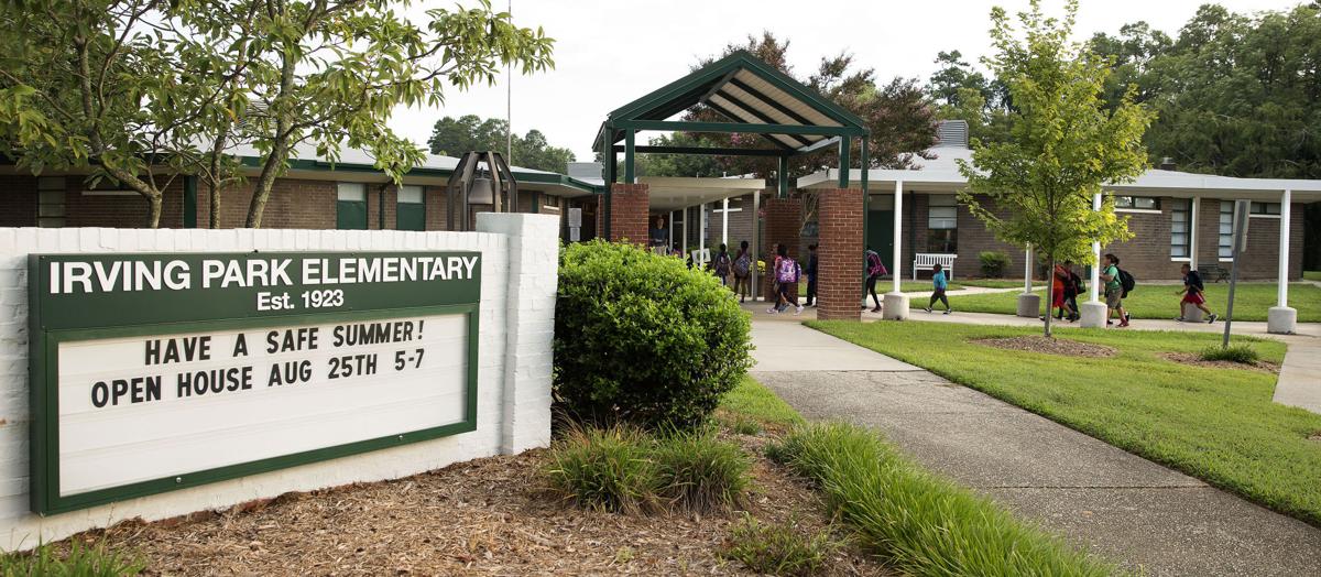 First day of school: Boohoos, pizza crunchers and a new superintendent ...