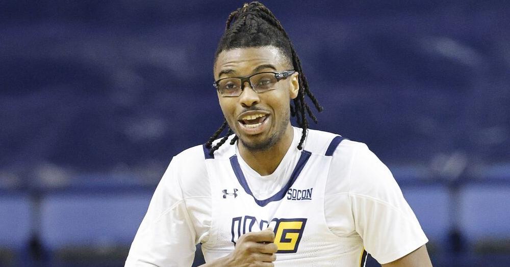Polite hits a 3 at the buzzer to help UNCG beat Chattanooga