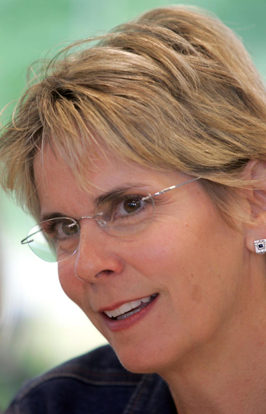 Emily Batts's Instagram, Twitter & Facebook on IDCrawl