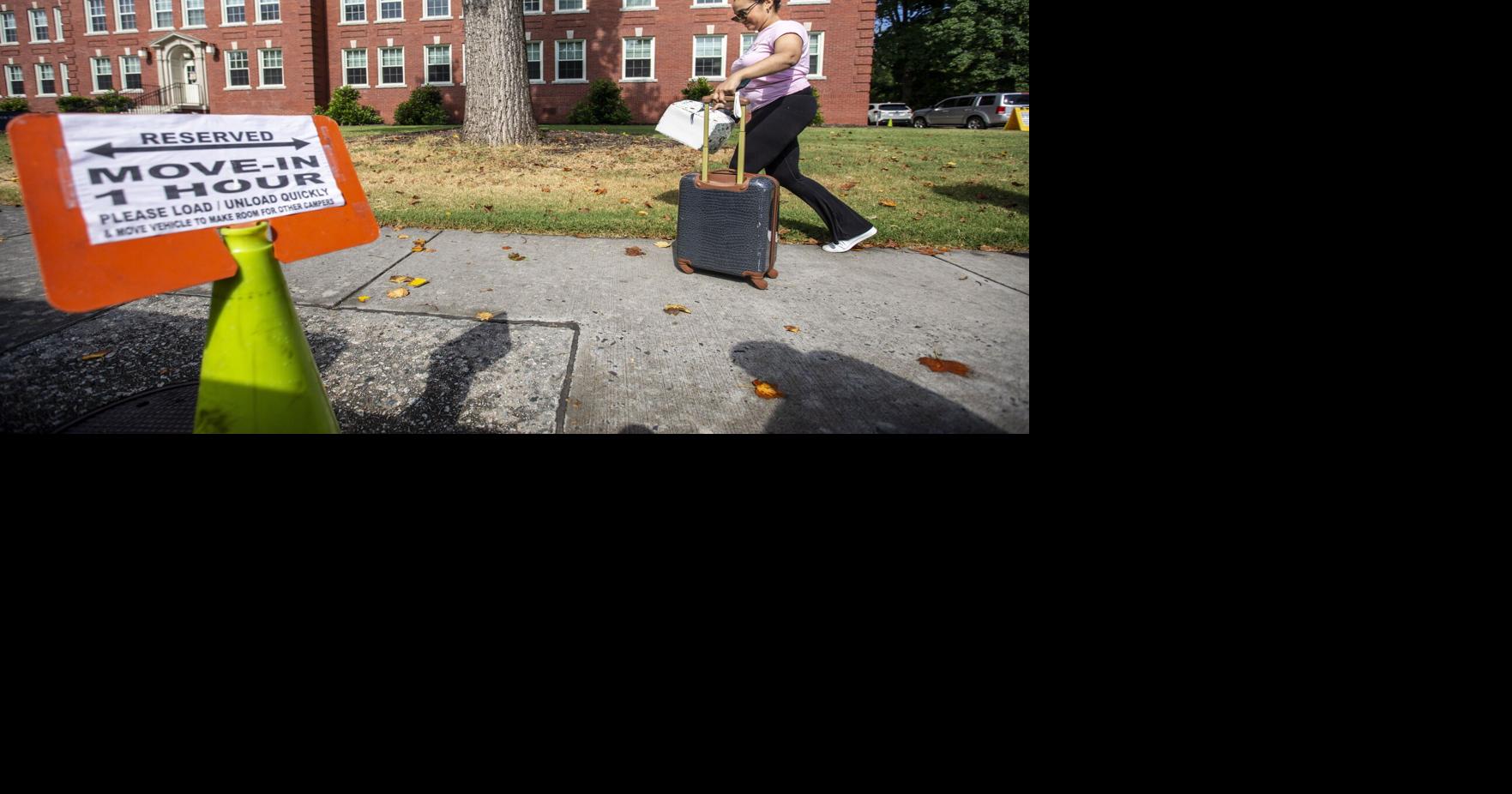 UNCG students move stuff in weeks before classes start