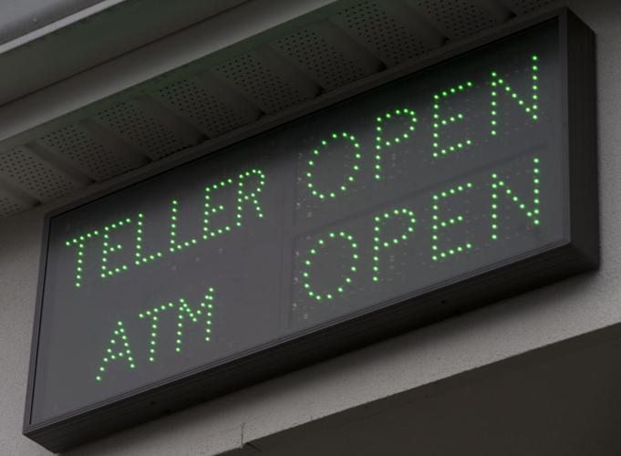 Must-see TV: Bank introduces "interactive teller machines" (Video)