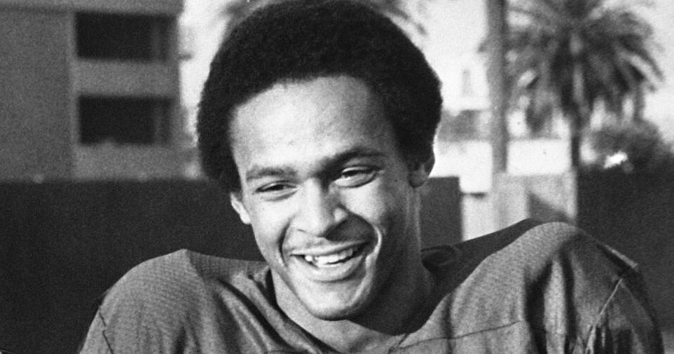 Greensboro's Vince Evans inducted into Rose Bowl Hall of Fame