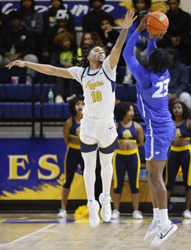 NC A&T men's basketball falls at home to Hofstra