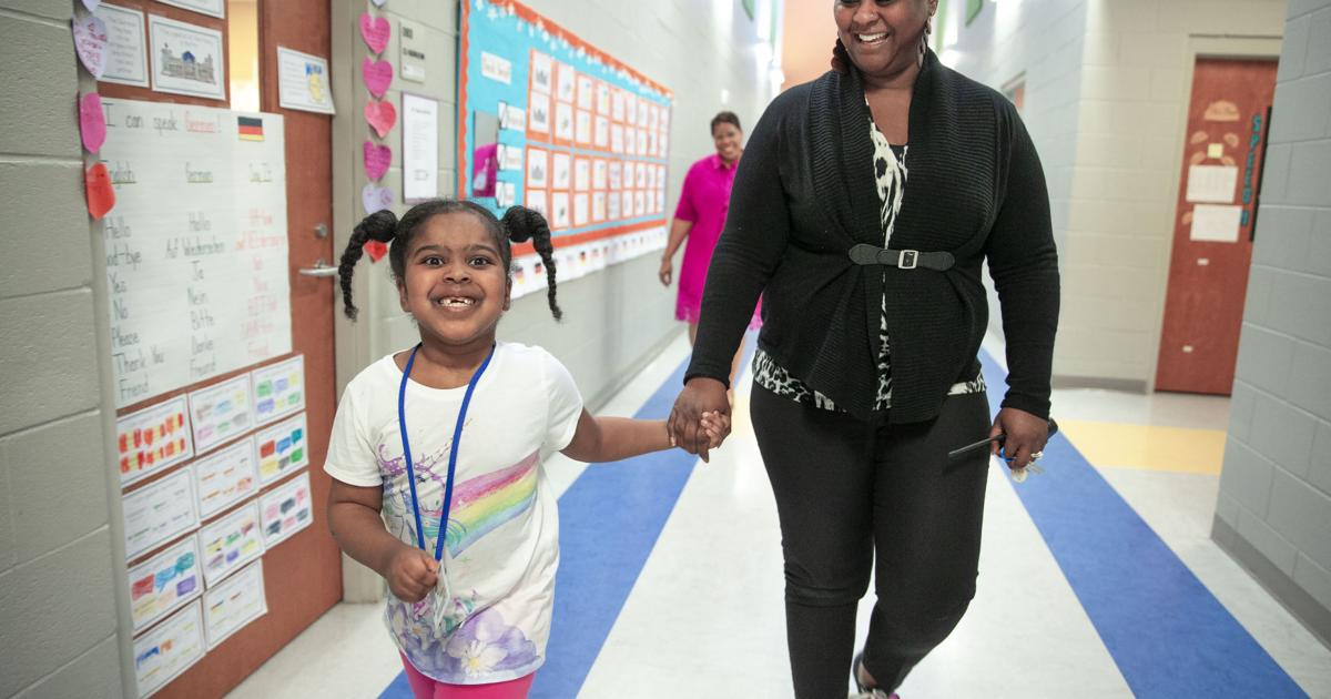 Kindergartner returns to McNair school after long illness Kindergartner returns to McNair school after long illness