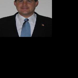 2-term Rakestraw faces newcomer