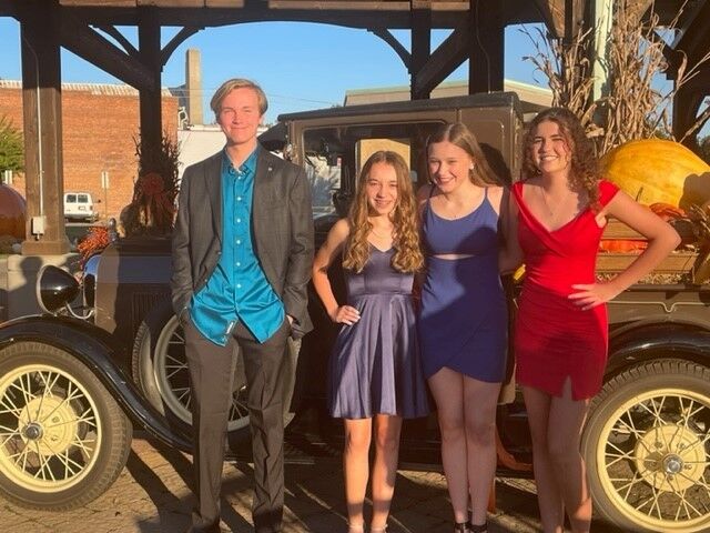 Seasonal photo backdrops mean big promotion of Reidsville's downtown ...