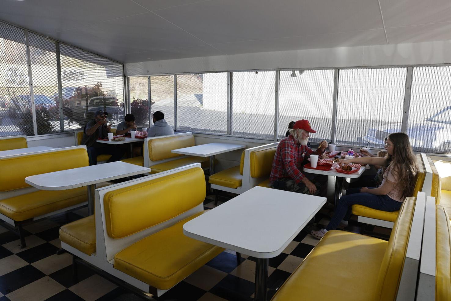 PHOTOS: Timmy's Hot Chicken in the old Beef Burger location on Gate ...