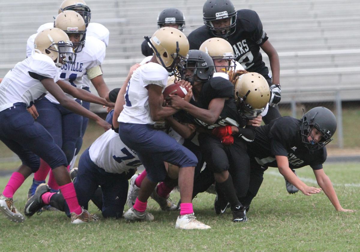 Raiders rout Holmes en route to another title