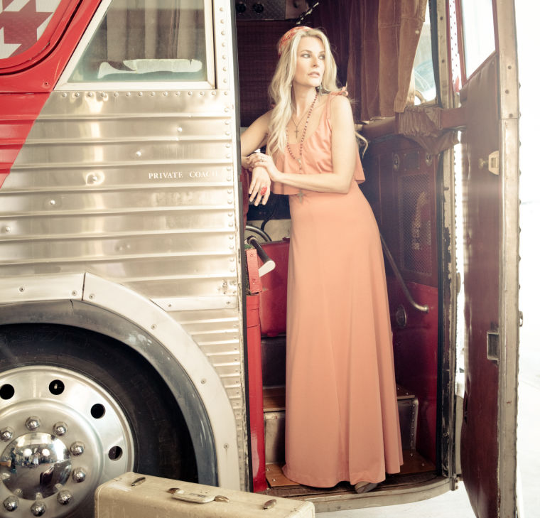 Singer Elizabeth Cook plows unique track in country music | GoTriad ...