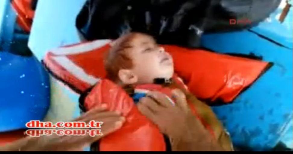 Turkish fishermen rescue drowning toddler off coast of Turkey (video)