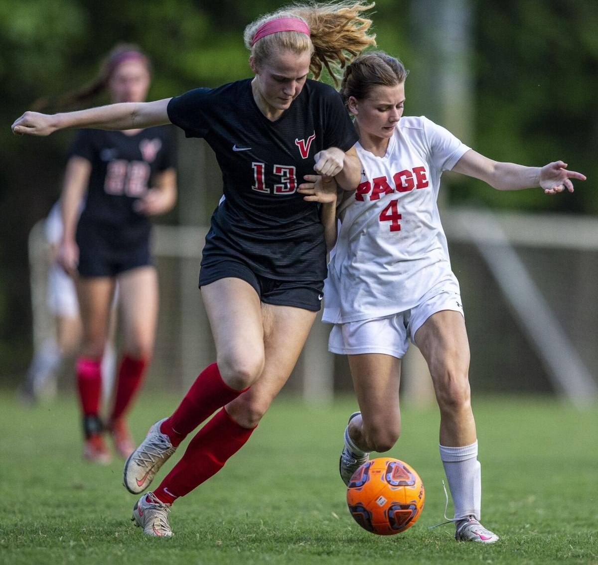 Local rivals are on same team for East-West soccer game