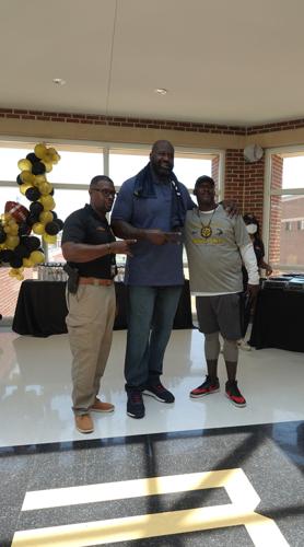 Playing with the Pros: Carter, Prather close out youth sports camps ...