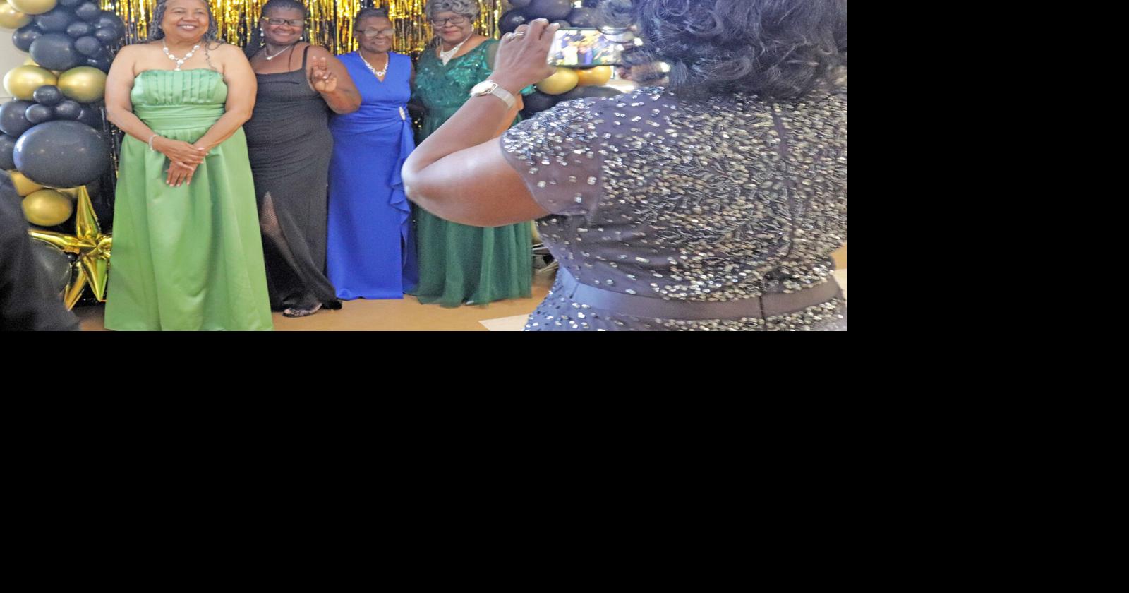 Senior center holds first prom | News | griffindailynews.com