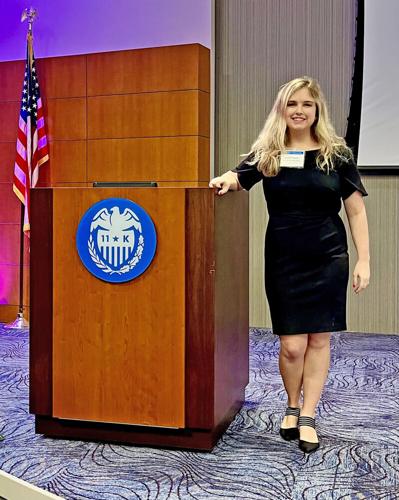 Peeples presents research at banking workshop | Education ...