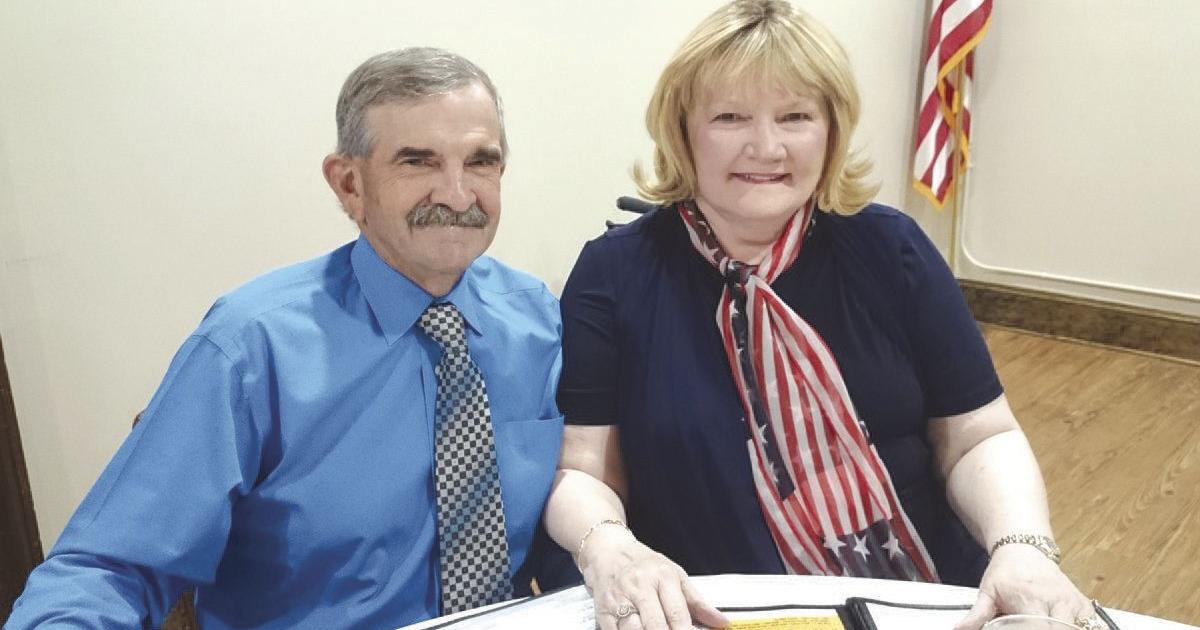 Huddleston retires after 45-year career | Local News | griffindailynews.com