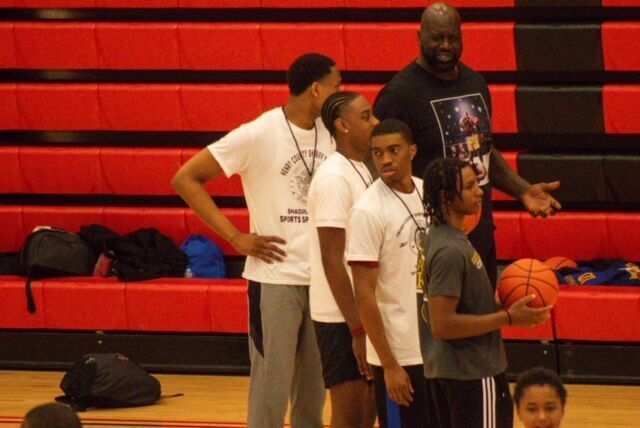 Shaq gives back | Sports | griffindailynews.com