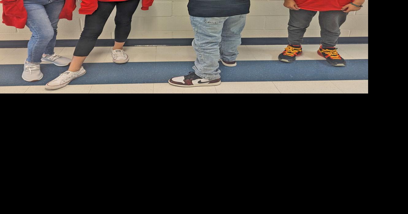 Futral Road Elementary students hunker down for the Dawgs | Education ...