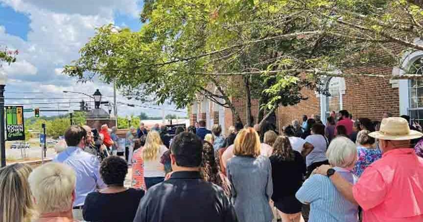 Courthouse, county staff remember Reynolds | | griffindailynews.com