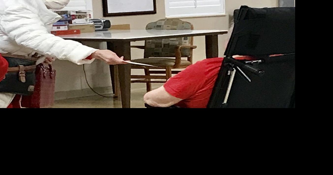 UDC Chapter visits veterans home | Local News | grundycountyherald.com