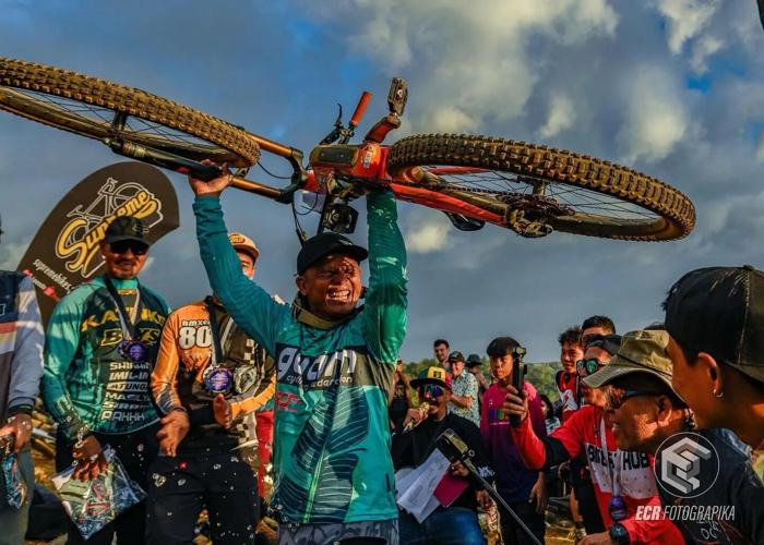 Guam cyclist James Sardea wins Philippines downhill race | Sports | guampdn.com