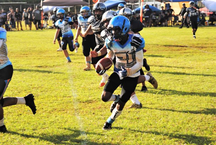 Former Hal's Angels teammates face off in high school football finale ...