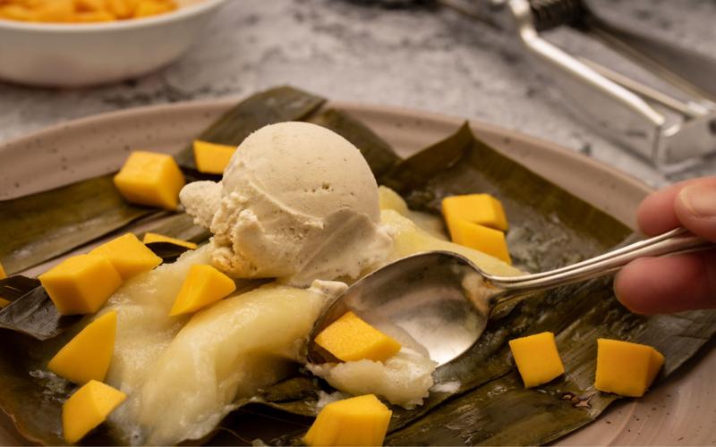 Sweet tamåles mendioka recipe plays on Thai mango sticky rice ...