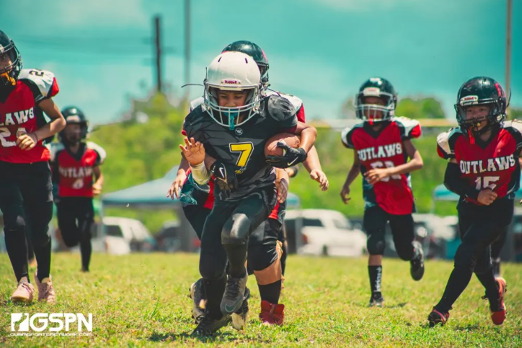 Outlaws beat Eagles in youth football battle of 3-0 teams; Freeman runs ...