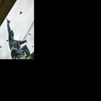 'Doomsday Clock' moves closer to midnight, a year into Trump term ...