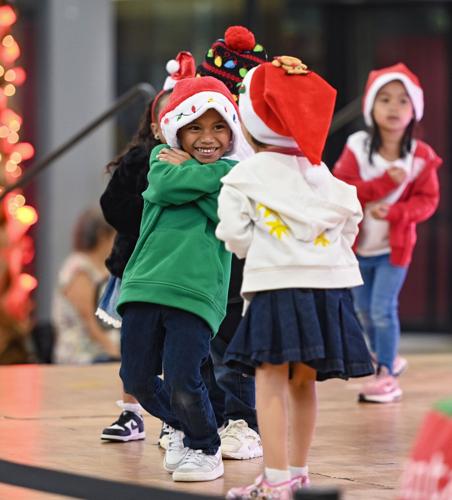 Lyndon B. Johnson Elementary students share their holiday spirit | Multimedia | guampdn.com