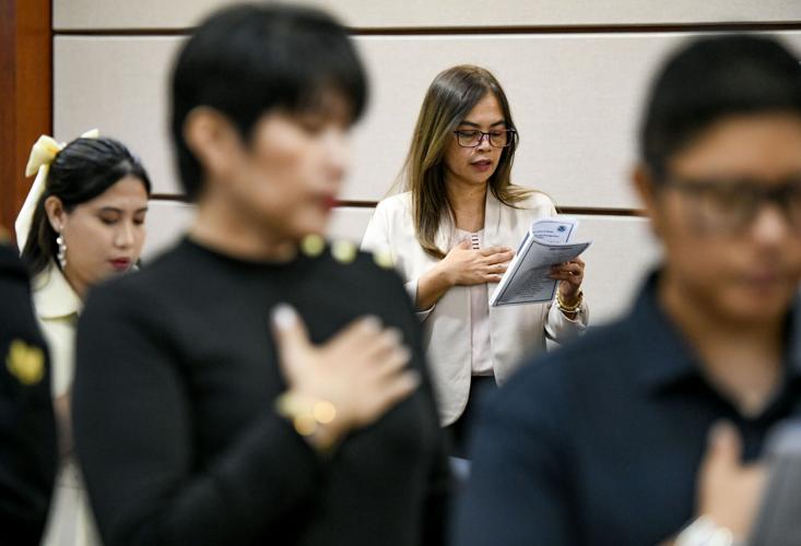 PHOTOS: Naturalization ceremony welcomes 34 new American citizens ...