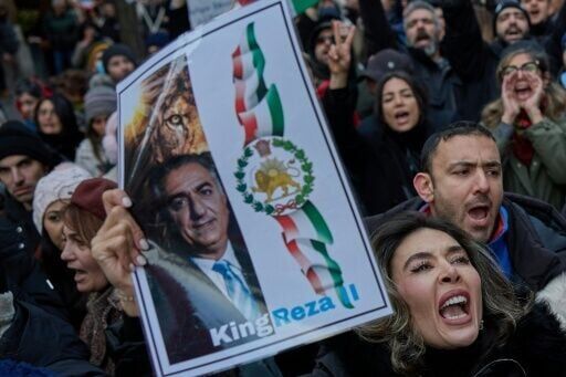 Trump says Iran 'want to negotiate' after reports of hundreds killed in ...