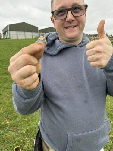 Metal detectorist digs up rare diamond ring worth $25,000 | National ...