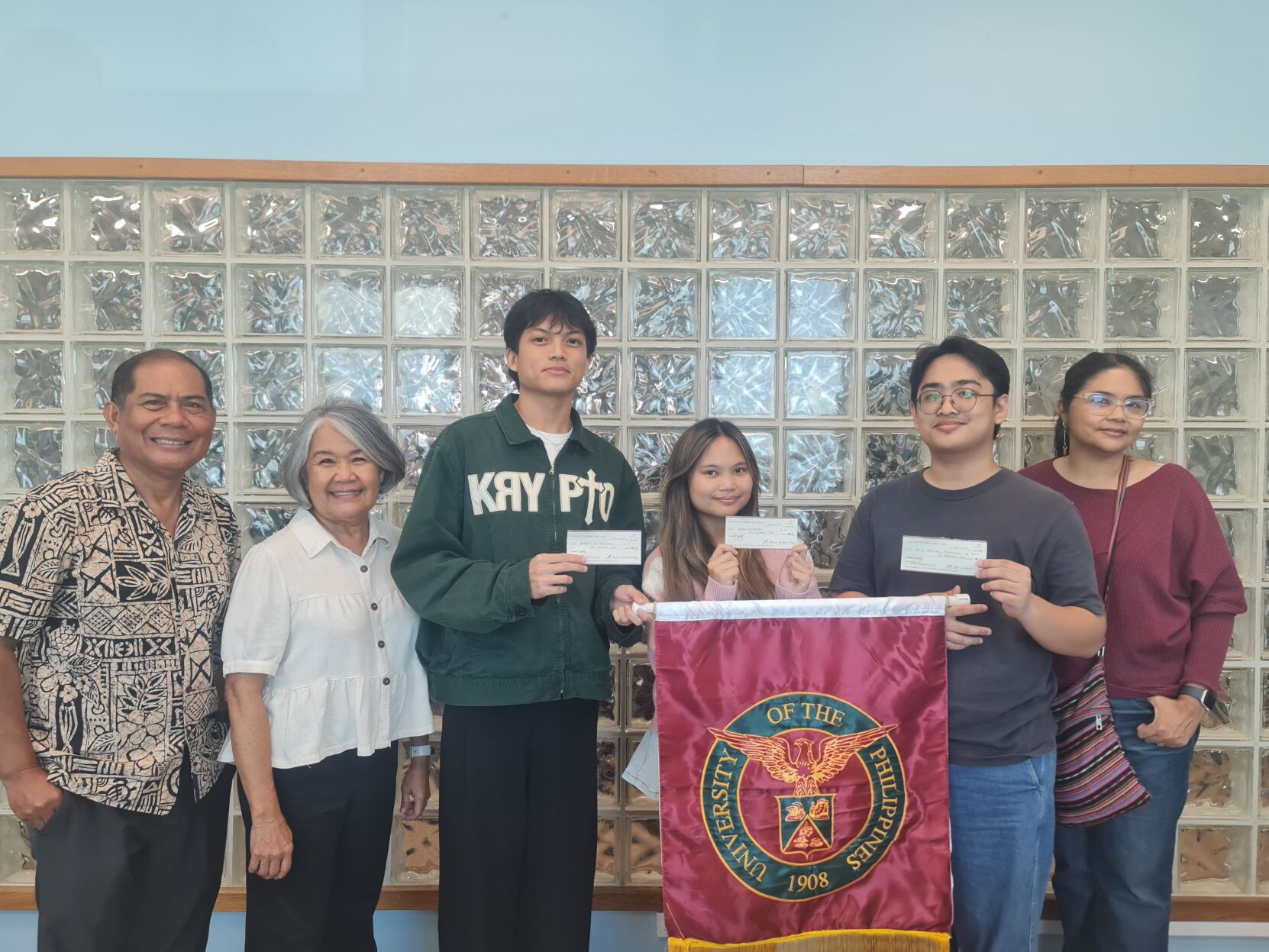 3 students receive scholarships from UP Alumni-Guam | News | guampdn.com