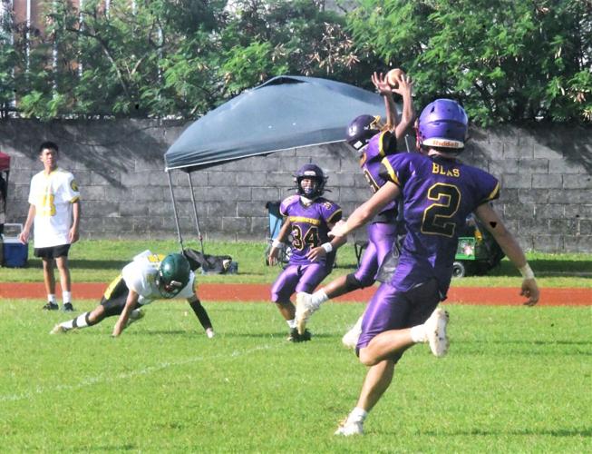 GW Geckos sprint away from Islanders, 27-3 | The Score | guampdn.com