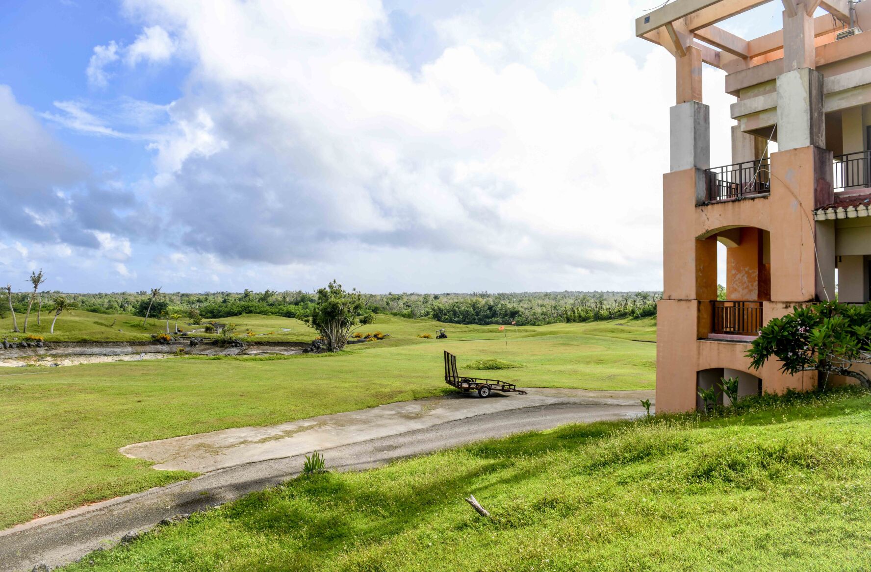 Golf course to solar farm plan draws more criticism from residents ...