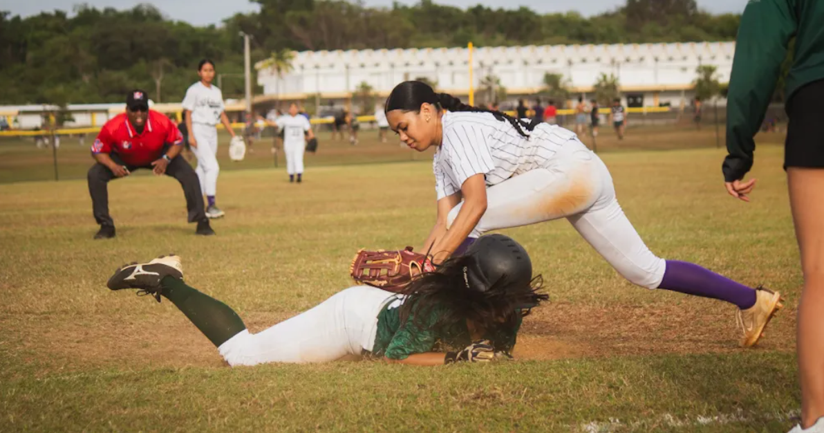 Softball: Geckos roll past Islanders with big 1st inning | Sports ...