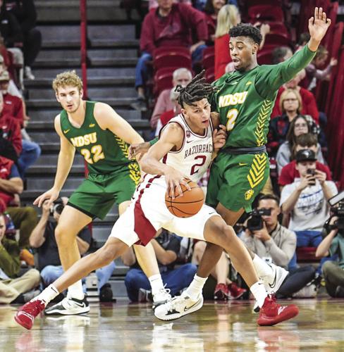Razorbacks open with solid victory | Sports | guardonline.com