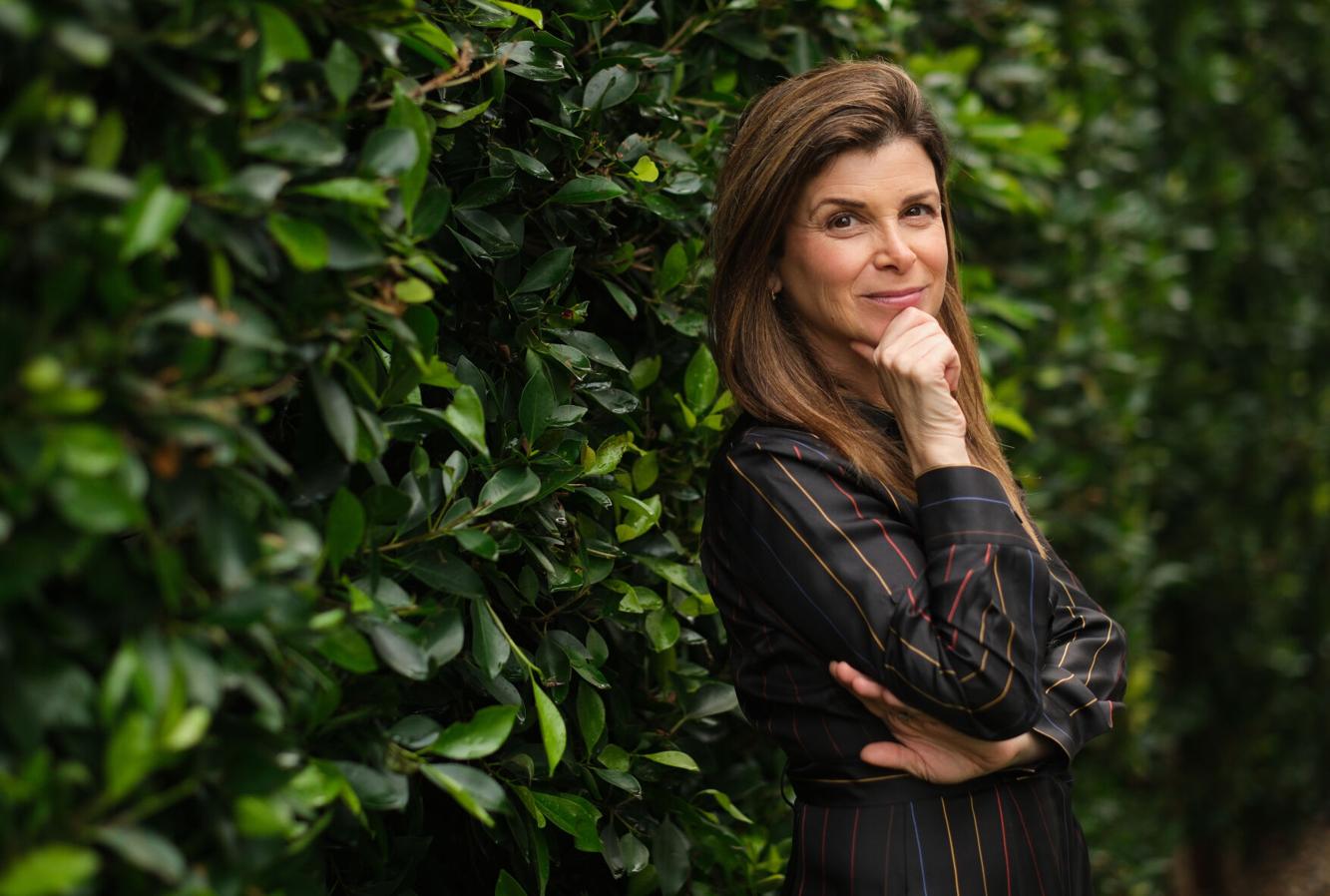 Laura Dave Portrait Session | National | guardonline.com