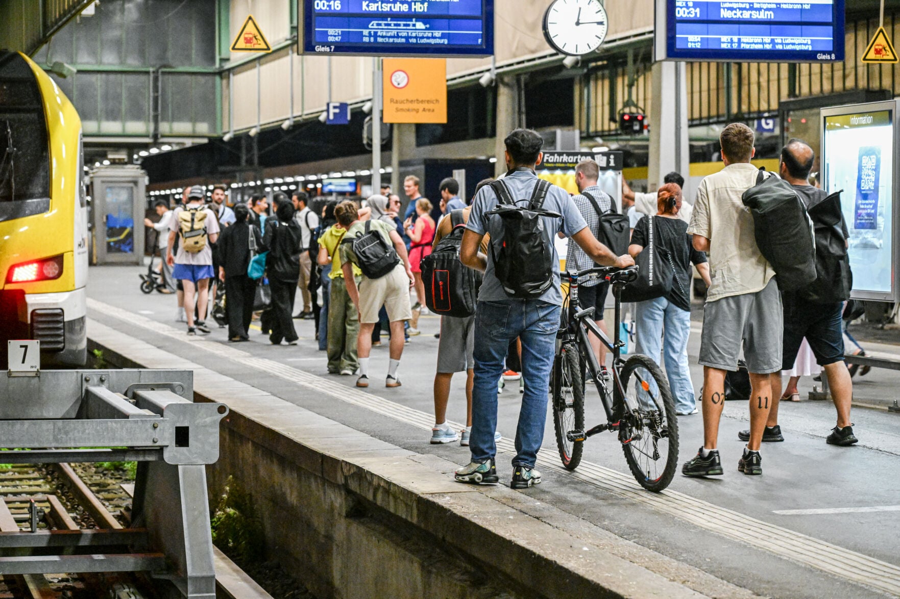 Germany Trains Halted | World | guardonline.com