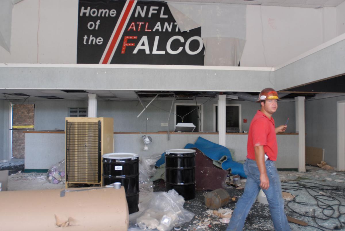 THROWBACK: Falcons Inn is demolished in Suwanee | Multimedia ...