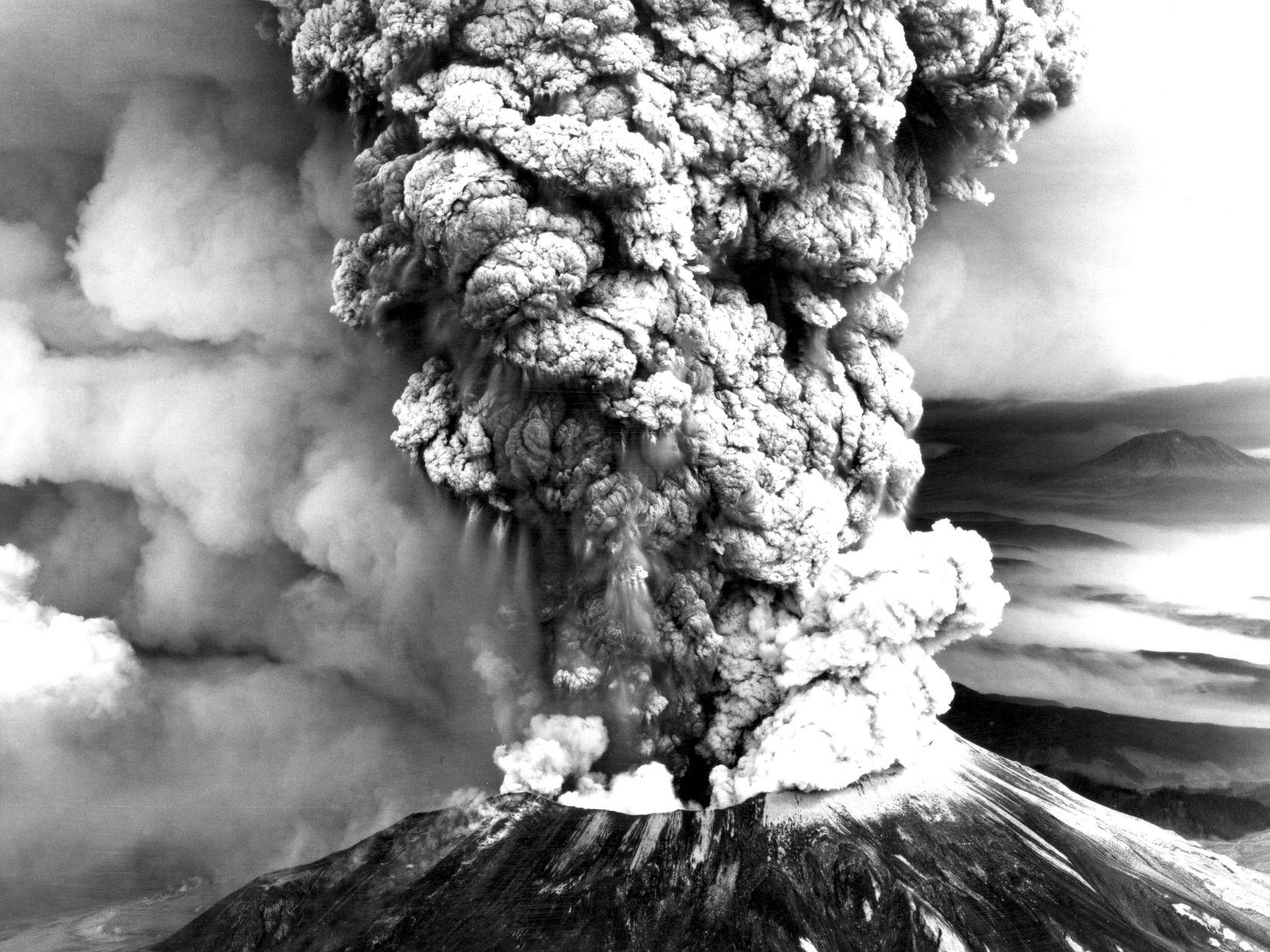 PHOTOS: 40 years later: A look back at the eruption of Mount St. Helens ...