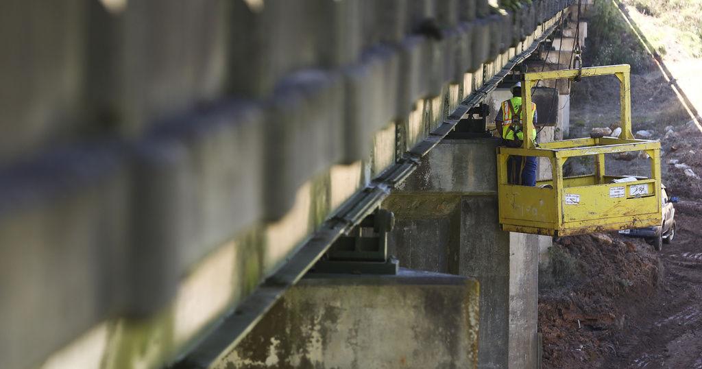 Ga. Highway 20 bridge removal over Chattahoochee a months-long process ...