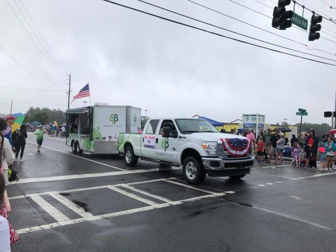 Locals brave rain to honor veterans at Dacula Memorial Day parade ...